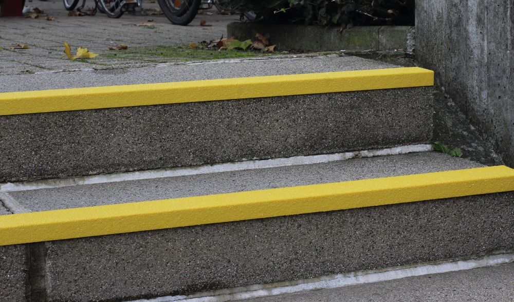 Antislip stair nosing GRP, D 70, W 1000 mm, front 30 mm, yellow, 1 piece