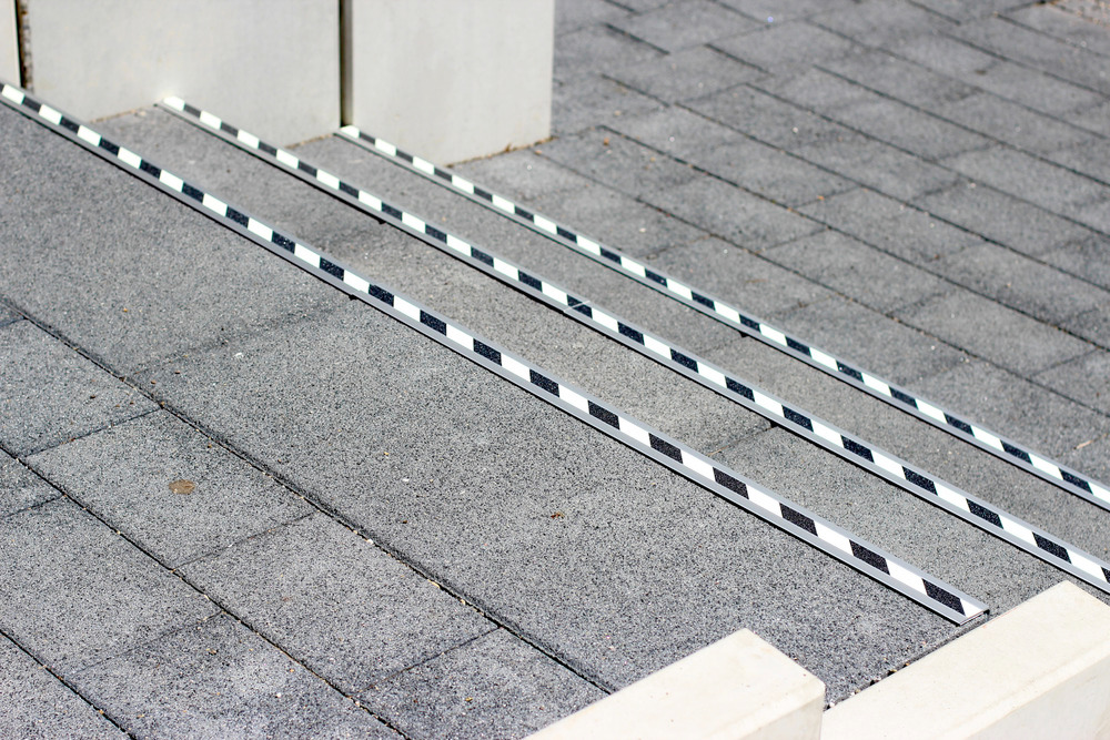 Anti-slip edge profile, aluminium m2, luminescent, black/yellow, W 800 ...