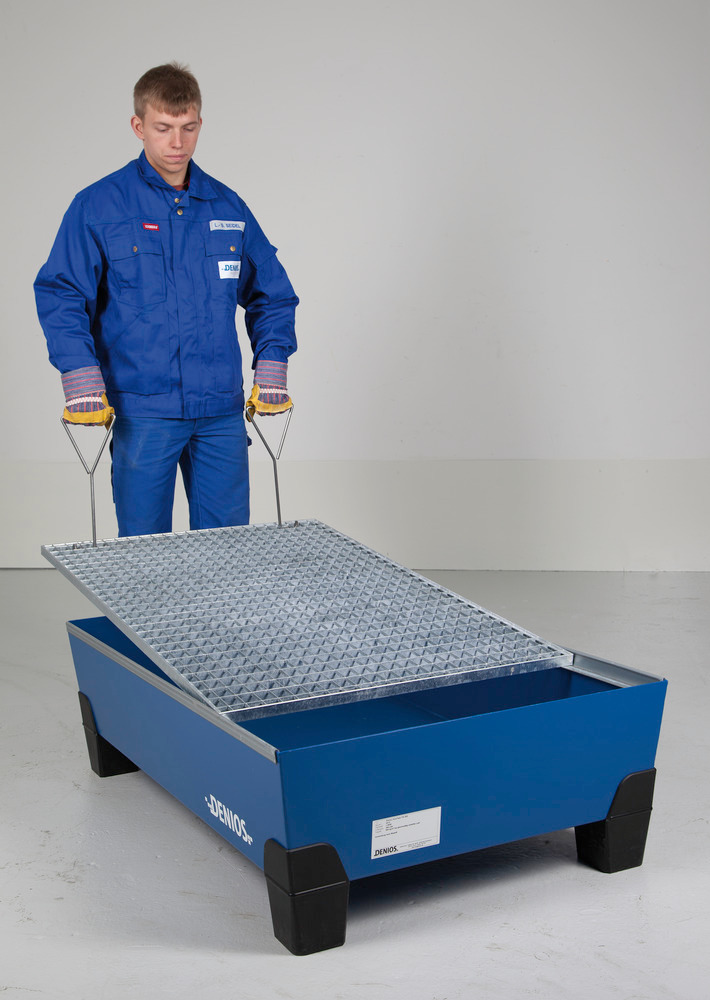 Stainless steel lifting aid for grids in stainless steel, steel and plastic