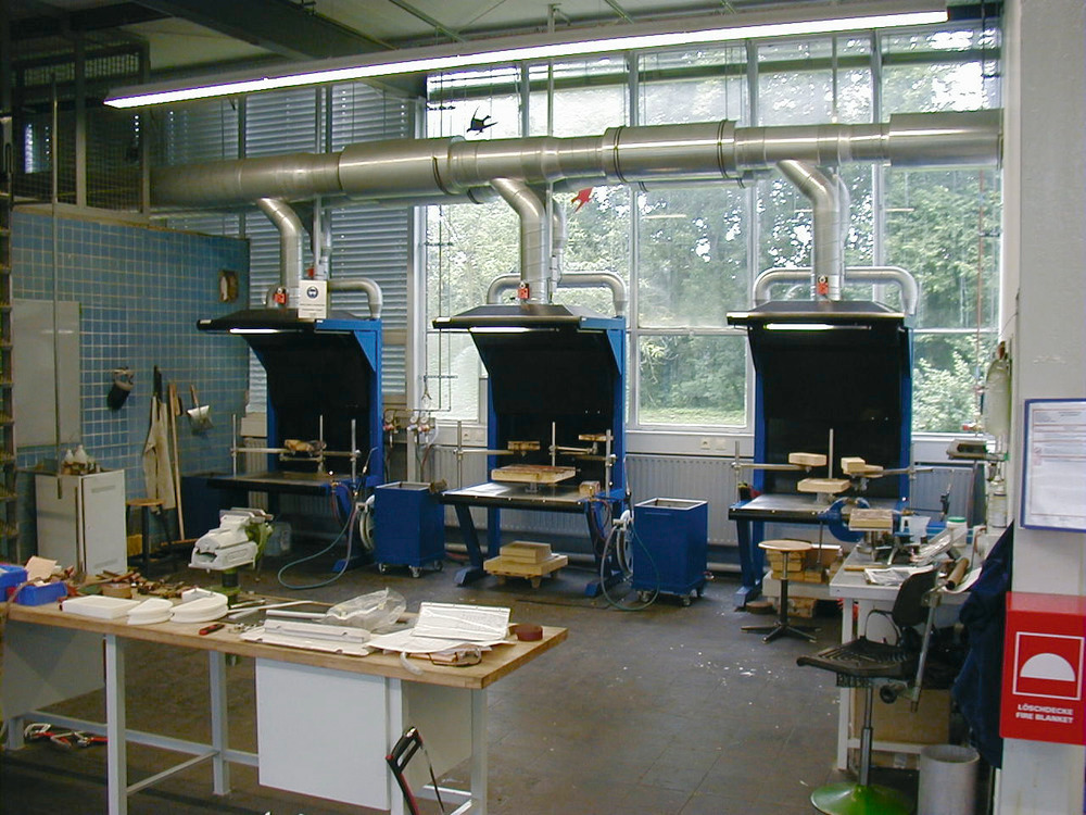 Extraction table for welding and soldering work, work surface 640 x 600 mm